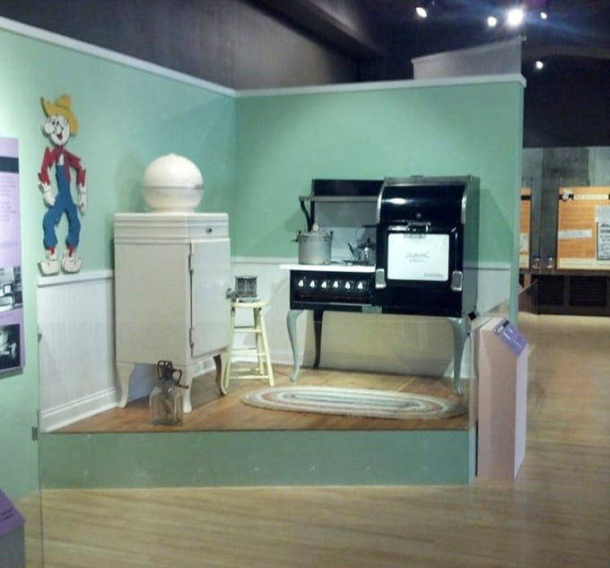 That vintage kitchen setup looks straight out of "I Love Lucy," complete with appliances our grandmothers would recognize.