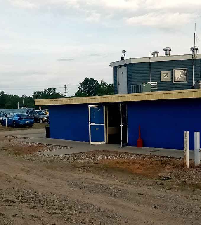 The concession stand's blue exterior promises all the classic treats your inner child has been craving since 1985.
