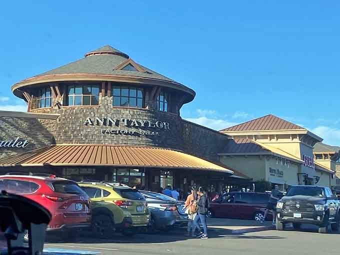 Ann Taylor's distinctive rotunda design makes finding sophisticated style feel like discovering a fashion treasure chest with serious discounts.