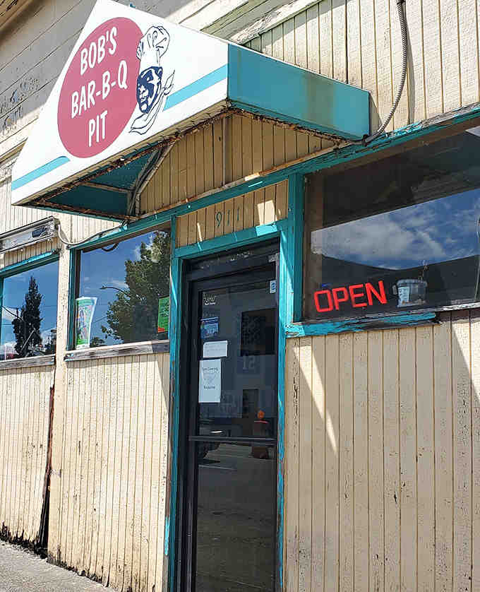 That cheerful pink and turquoise combo screams 1950s diner vibes, where simple pleasures and great BBQ never go out of style.