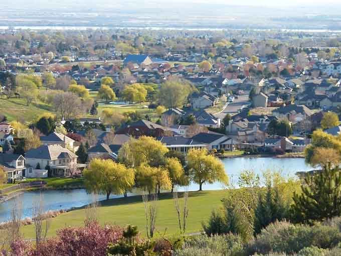 This bird's-eye view reveals why folks settle here: water, greenery, and peaceful neighborhoods blend like a perfect recipe.