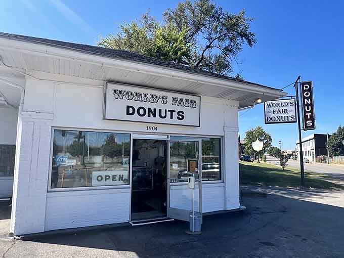 This pristine white building stands like a beacon of hope for anyone who believes breakfast is life's greatest meal.