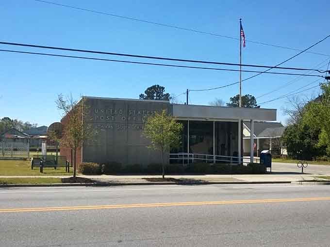 Mid-century modern post office design stands clean and functional, serving the community with quiet dignity.
