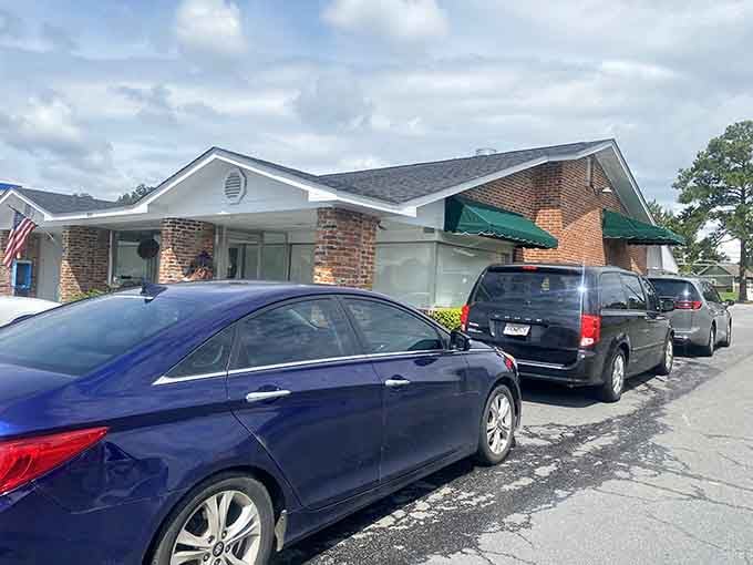 Gladys Kitchen knows what's up when it comes to feeding hungry folks who appreciate good home cooking.