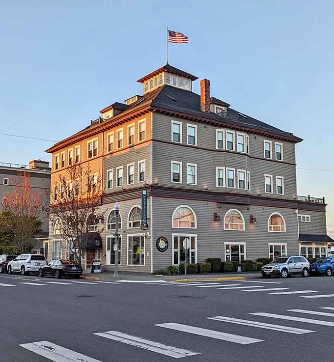 The Majestic Inn lives up to its name, offering historic elegance right in the heart of downtown's artistic district.