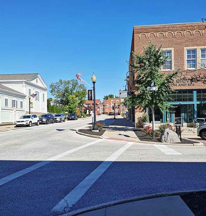 Hudson's downtown streets invite leisurely strolls where rushing is considered poor form and bad manners.
