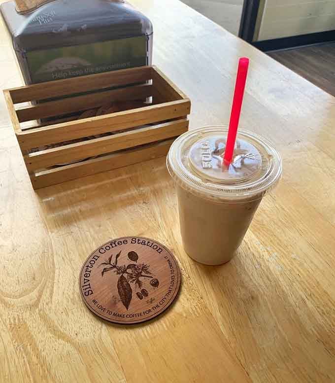The Rose Breve Latte make this table look like a lifestyle magazine photoshoot.