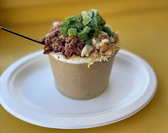 When a regular cup can't contain your chowder ambitions, this fully loaded masterpiece answers the call beautifully.