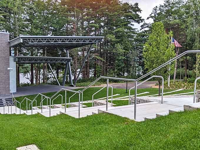 Community parks here actually feel like communities gather in them, imagine that in today's world.