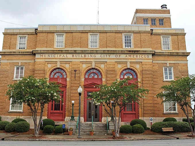 Those grand arched doorways and manicured landscaping show civic pride that's become refreshingly rare these days.