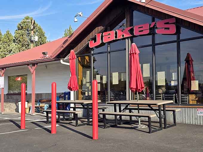 Those red umbrellas and outdoor tables invite you to linger over breakfast while soaking up the mountain sunshine.