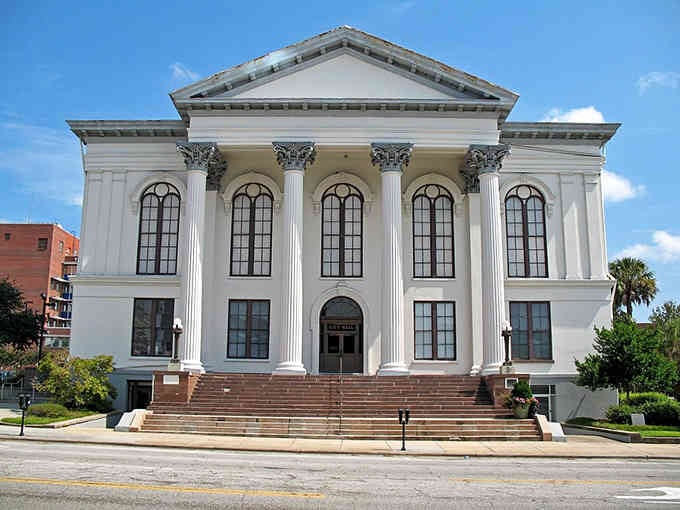 Those grand columns and arched windows command respect&mdash;this neoclassical beauty has been turning heads for generations.