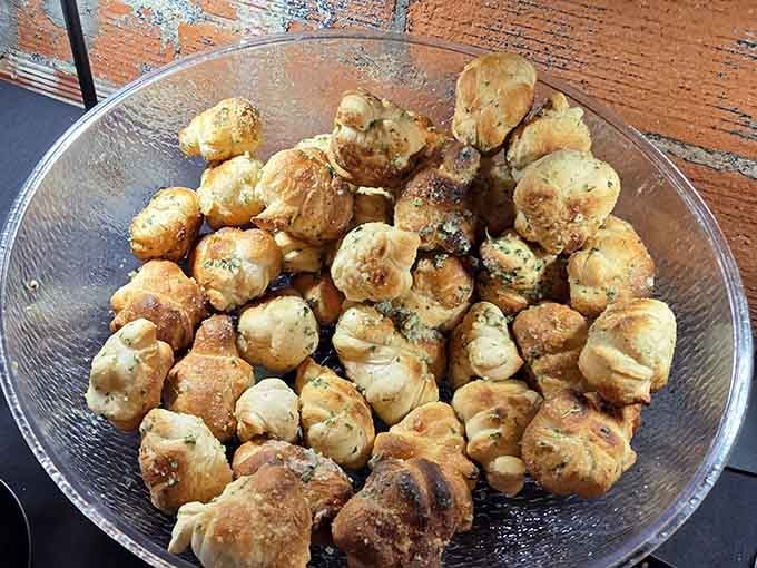 Garlic knots so good they deserve their own high score table and possibly a standing ovation.