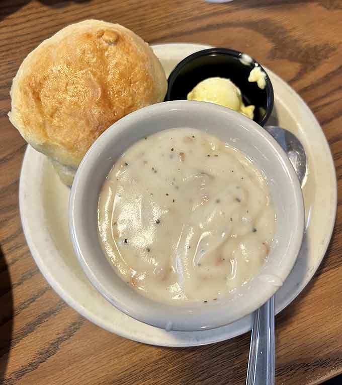 When your biscuit arrives with a side of creamy sausage gravy, you know you've found breakfast paradise in Central Point.