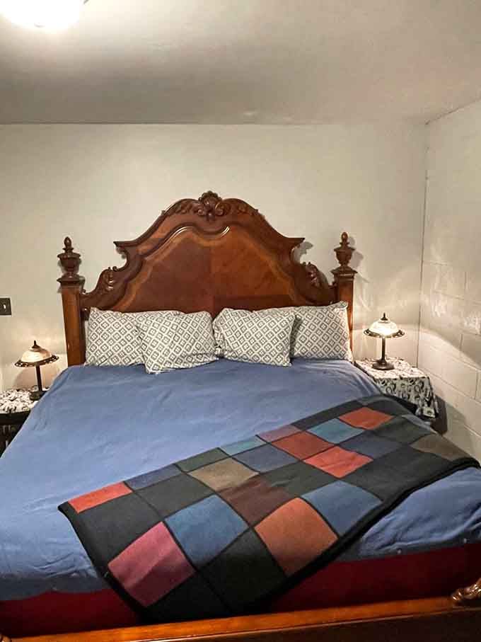 Sleep like royalty in this ornate bed, complete with house-colored throws that'll make choosing sides difficult.