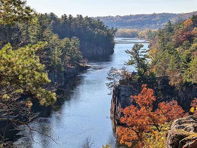 River views that make you understand why people wrote poetry before television was invented.