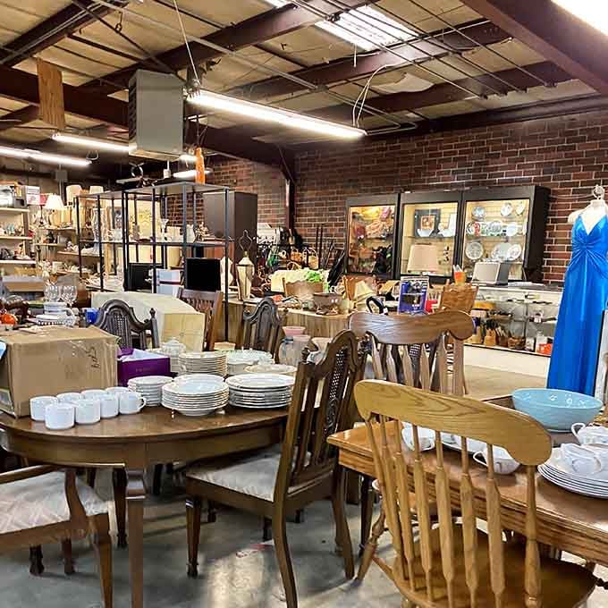 Round tables showcase complete dish sets and glassware, perfect for hosting dinner parties on a sensible budget.