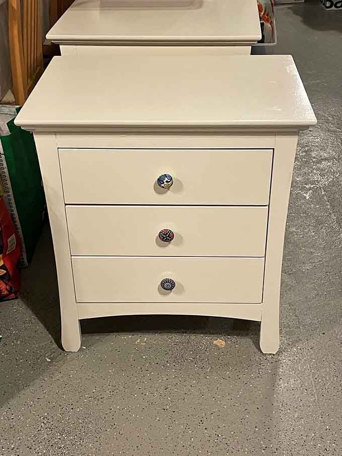 This pristine white nightstand is proof that "secondhand" doesn't mean "second-rate" in any way whatsoever.
