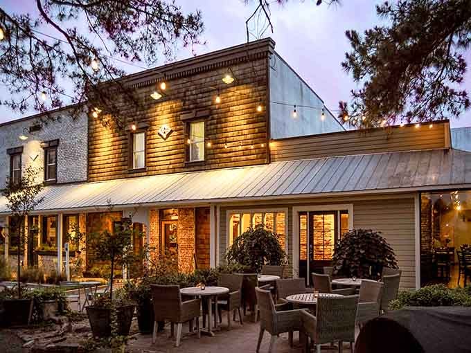 Elliott's On Linden transforms evenings into special occasions with ambiance that rivals any big-city restaurant you've visited.