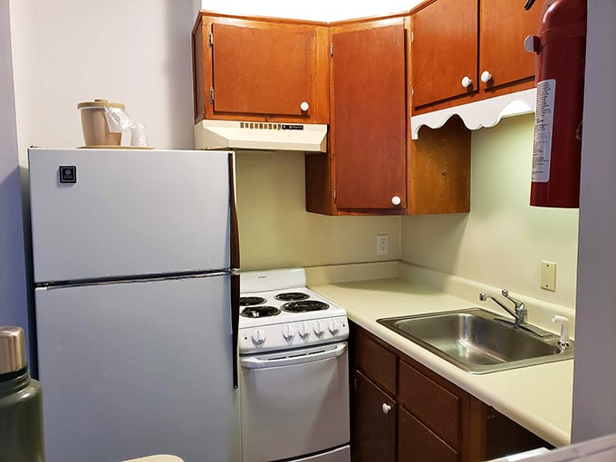 A compact kitchenette that's ready for you to cook up your fresh-caught fish or reheat last night's seafood bounty.
