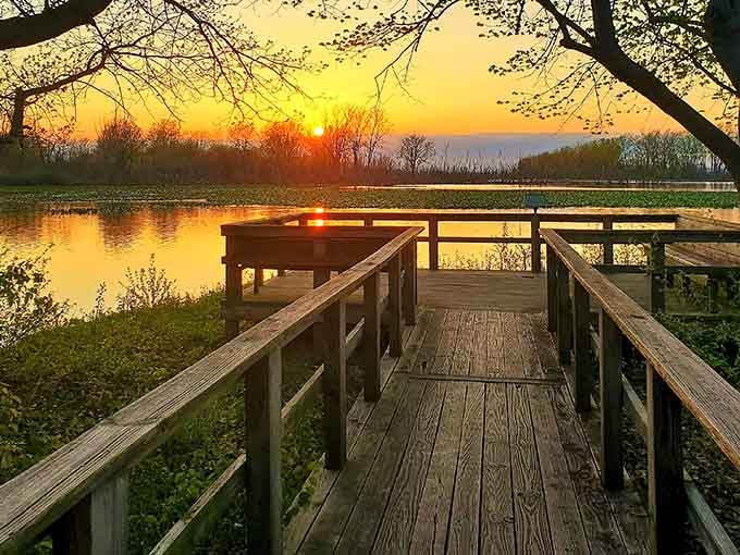 This viewing platform at sunset might just be the most romantic spot in Ohio that nobody's told you about.
