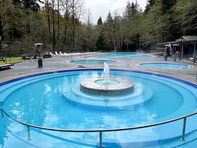 Three pools of varying temperatures mean you can find your perfect soak without any Goldilocks-level drama involved.