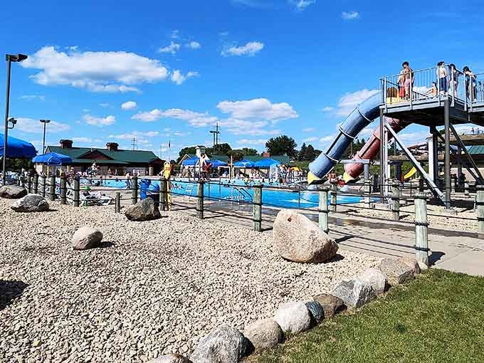 Blue skies meet bluer pools in a scene that screams summer louder than any ice cream truck ever could.