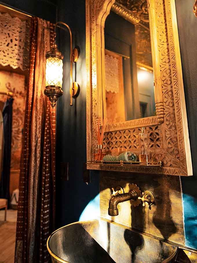 Industrial chic meets Moroccan elegance, proving that opposites really do attract in the best way.