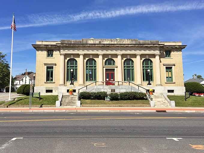 This classical library building with its symmetrical design looks like it belongs on a postage stamp celebrating American architecture.