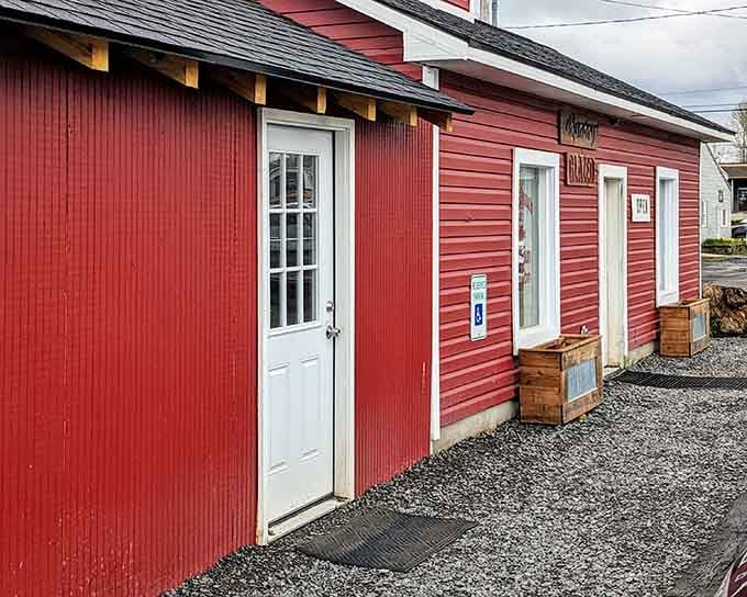 That barn-red exterior looks like it belongs on a postcard celebrating everything wonderful about small-town American life and fresh pastries.