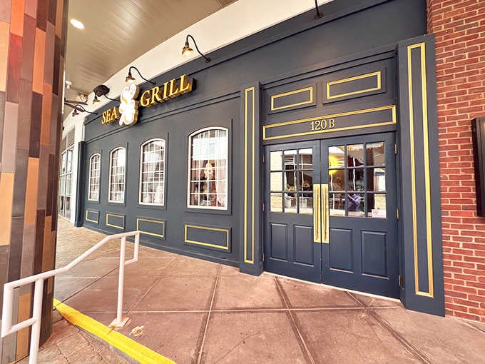 Navy and gold trim gives this city spot an elegant nautical vibe that promises serious seafood expertise.