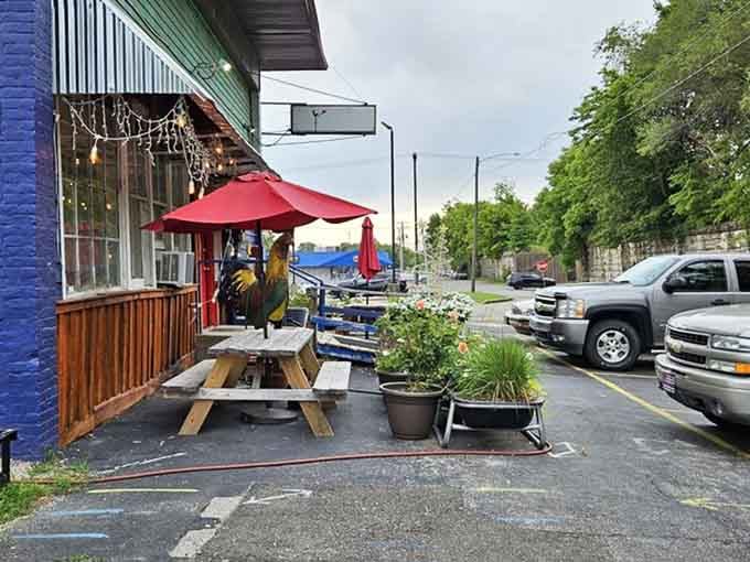 Outdoor seating with a view of Henderson's streets turns a simple meal into a front-row seat to small-town life.