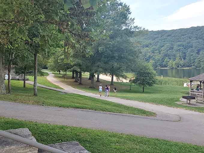 The campground offers enough modern conveniences to keep you comfortable while still feeling admirably rugged and outdoorsy.