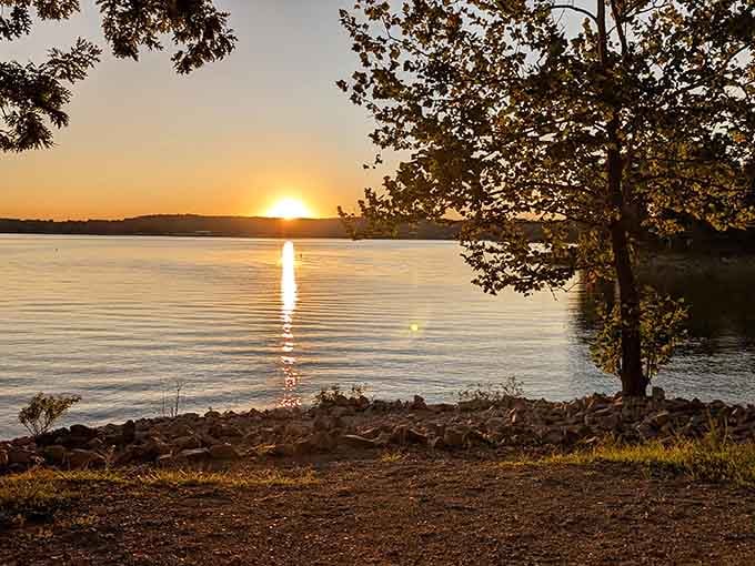 Sunsets like this remind you why people have been staring at horizons since the beginning of time.