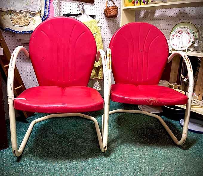 Those red vinyl chairs screamed "modern" in 1955 and they're having their moment again right now.