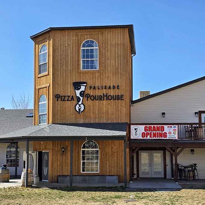 This three-story beauty serves pizza with mountain views, because apparently Palisade doesn't believe in doing anything halfway.