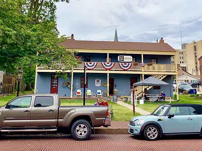 Missouri Artists On Main celebrates local creativity in a building that's practically an artwork itself.