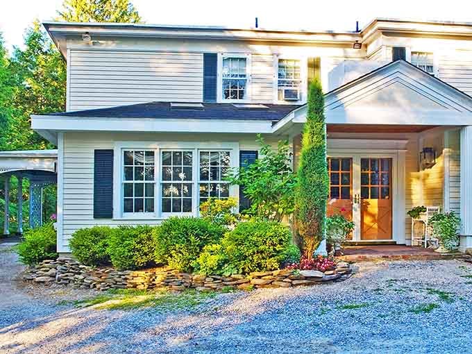 Stockbridge Country Inn provides the kind of cozy retreat that makes you want to cancel everything.