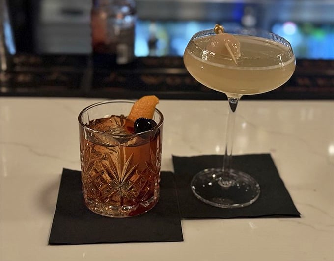 Classic cocktails served with style, because great steak deserves equally impressive liquid accompaniment at the bar.