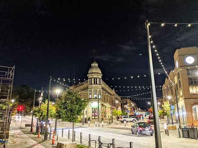 String lights transform ordinary streets into enchanted pathways where dinner out becomes an evening adventure worth remembering.