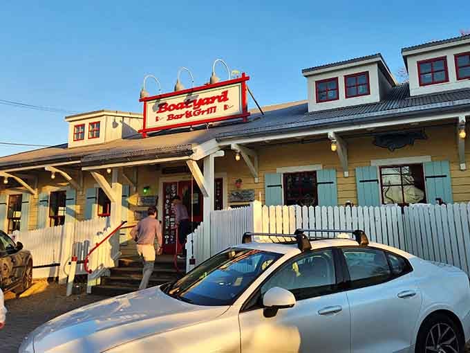 The white picket fence and nautical charm make this spot look like a postcard from your best beach memories.