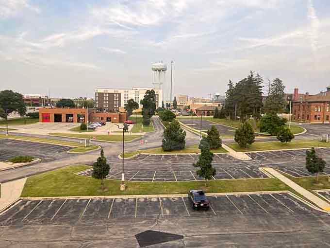Green spaces and parking lots show a city that plans for growth without forgetting the importance of breathing room.