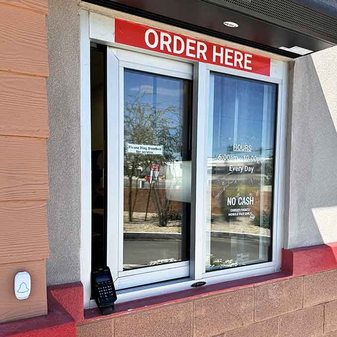 The walk-up window keeps things simple: you order, you wait briefly, you eat phenomenal seafood in the desert.