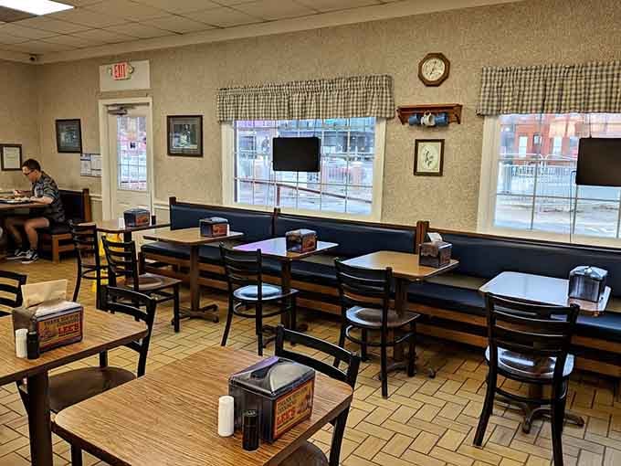 Simple tables, happy diners, and the kind of atmosphere where good food does all the talking.