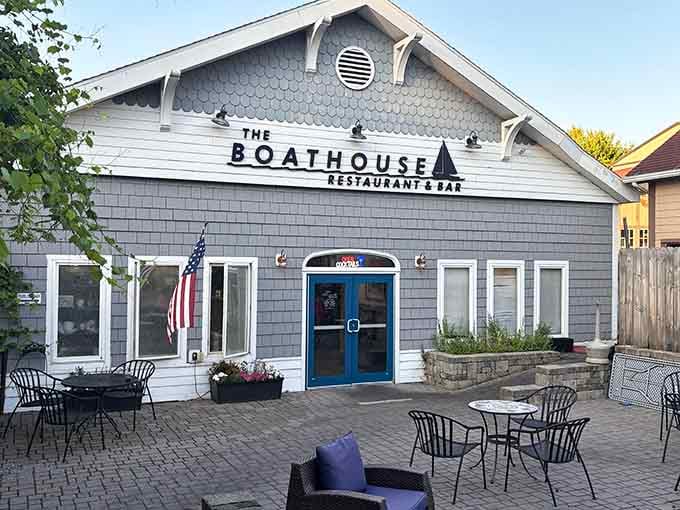 The Boathouse sits ready to feed you like the nautical dream it is, complete with outdoor seating for maximum lakeside enjoyment.