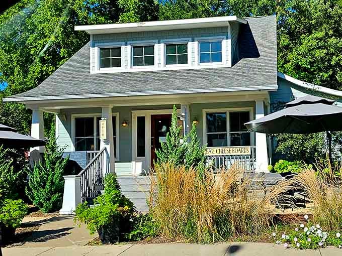 The Palate's inviting porch suggests good things are happening inside those walls.