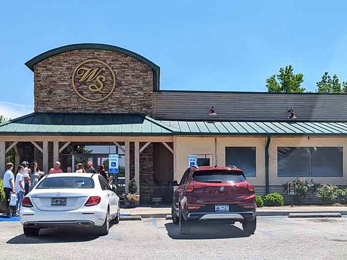 Willie Sue's welcomes hungry visitors with Southern hospitality and a menu that celebrates regional flavors beautifully.