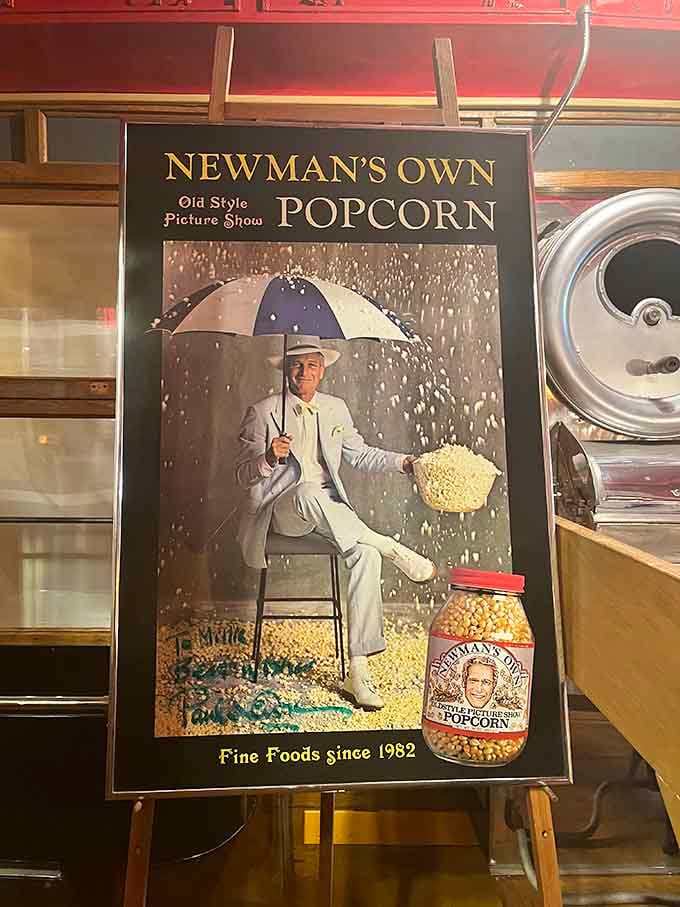Newman's Own made popcorn look this good in the '80s, proving Paul Newman could sell anything with style.