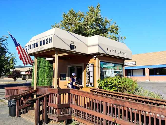 Golden Rush Espresso serves up caffeine with a side of small-town charm and outdoor seating that actually feels relaxing.