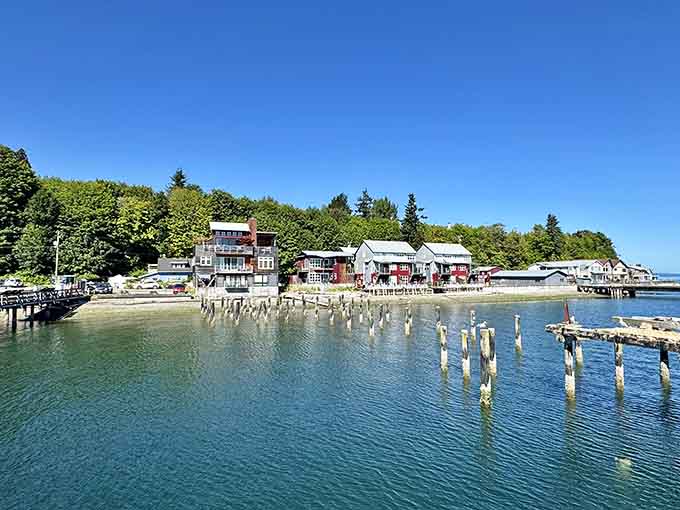 This shoreline community proves that living on the water never goes out of style, no matter the decade.